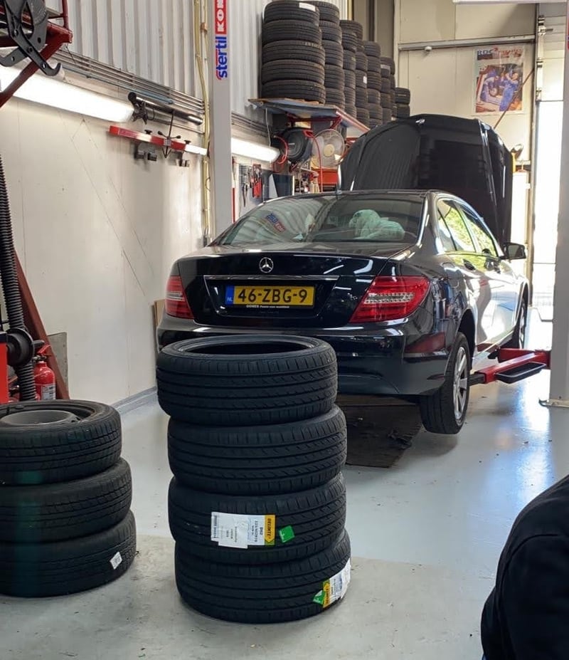 AUTOCENTRUM PURMEREND